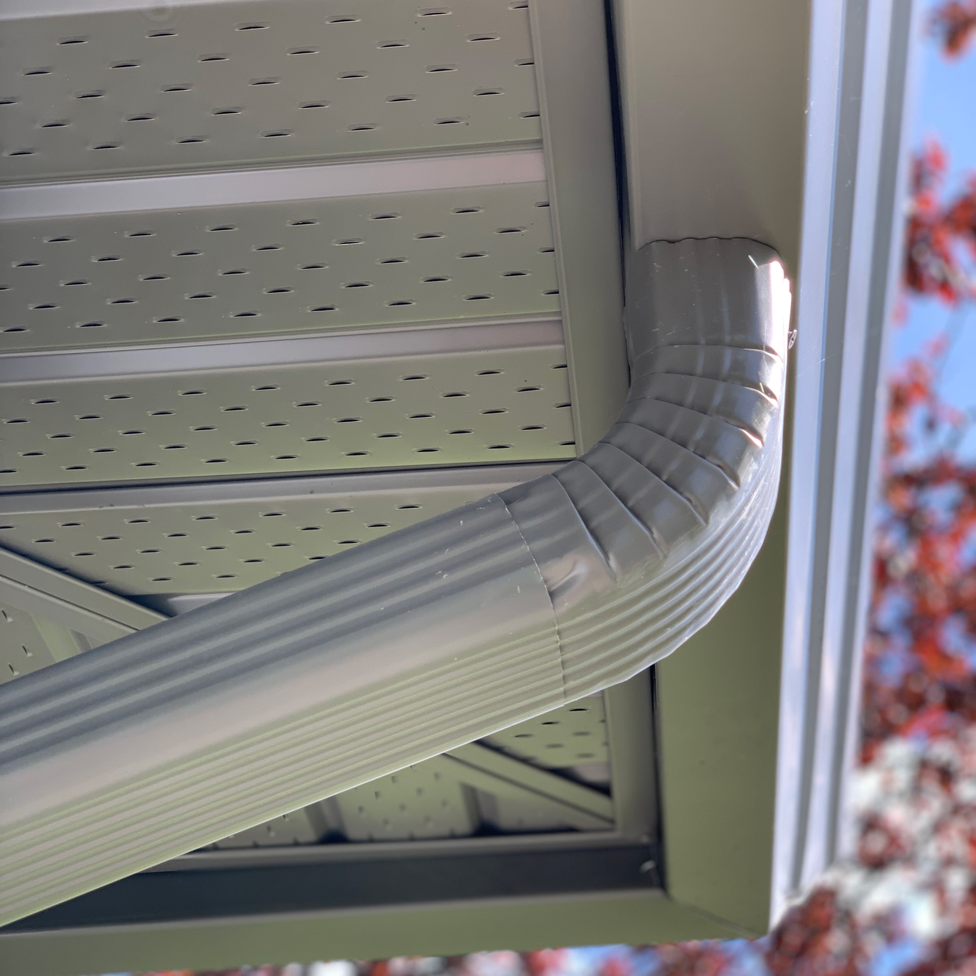 Kelowna Gutter Installation Company - Eavestrough Installers Vernon BC
